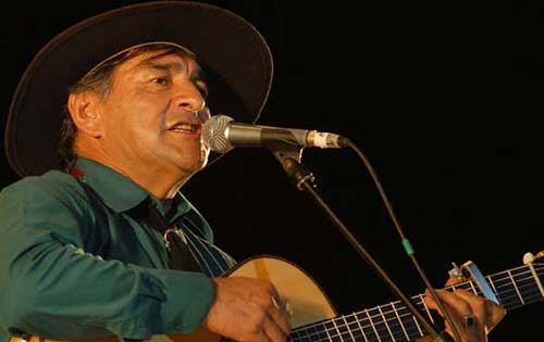 Contratar a Pochi Chávez - La Agencia - Contrataciones de Artistas